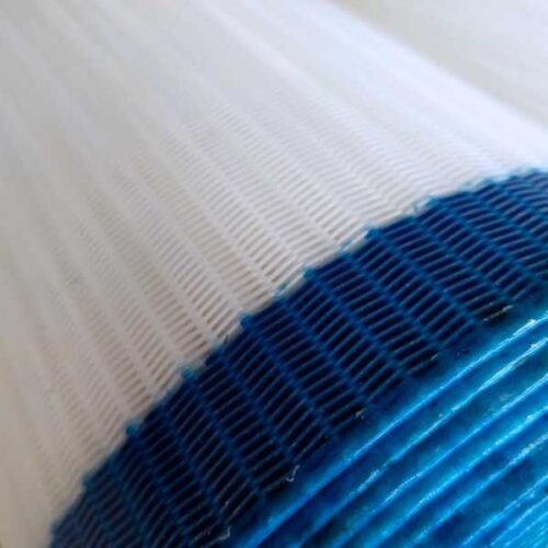 Esteira filtrante para filtros e peneiras lineares